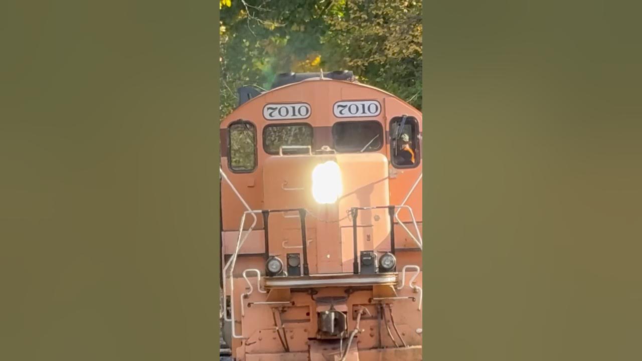 PN 7010 cruising through wycombe pa #railroadlife #railway #railroadenthusiast #train - YouTube
