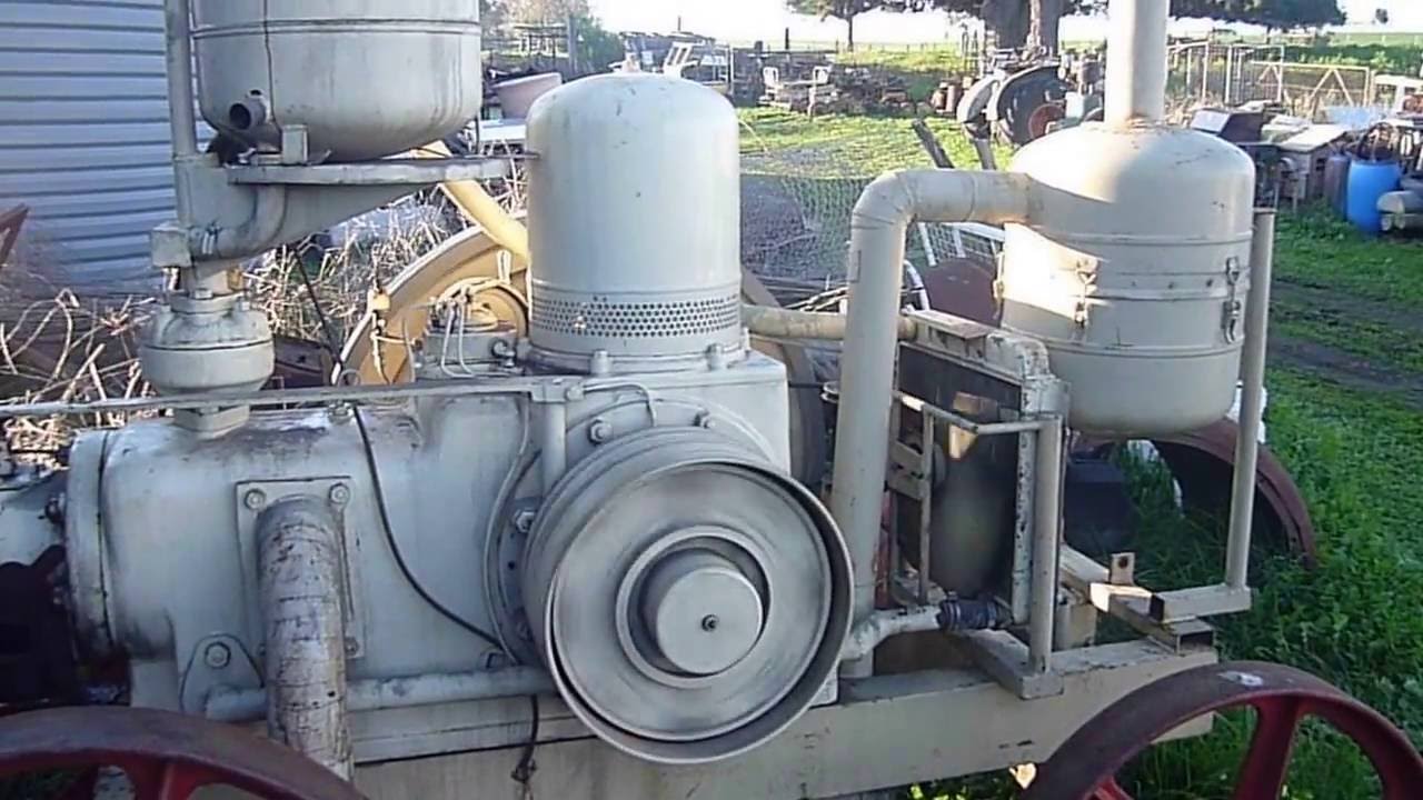 Nev's Kelly and Lewis H1 hot bulb 'silo engine' - YouTube