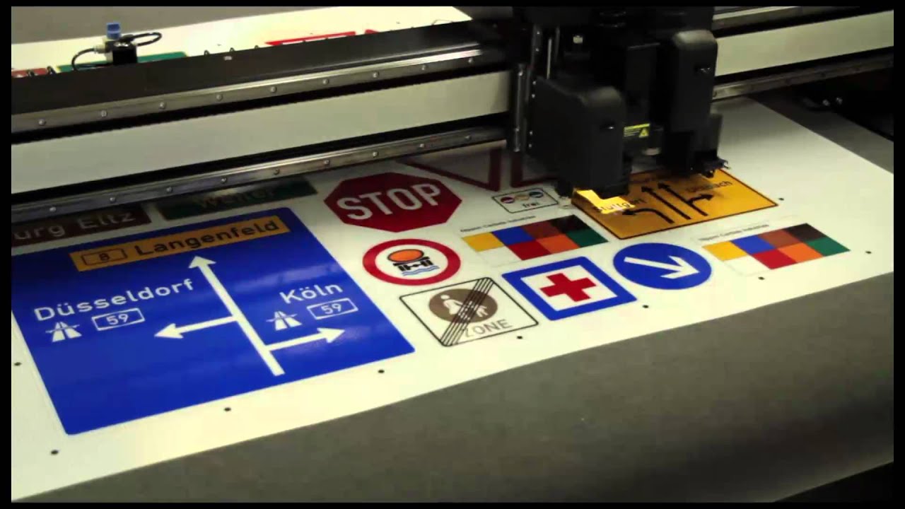 Summa F Series — Print & Cut — Reflective media - YouTube