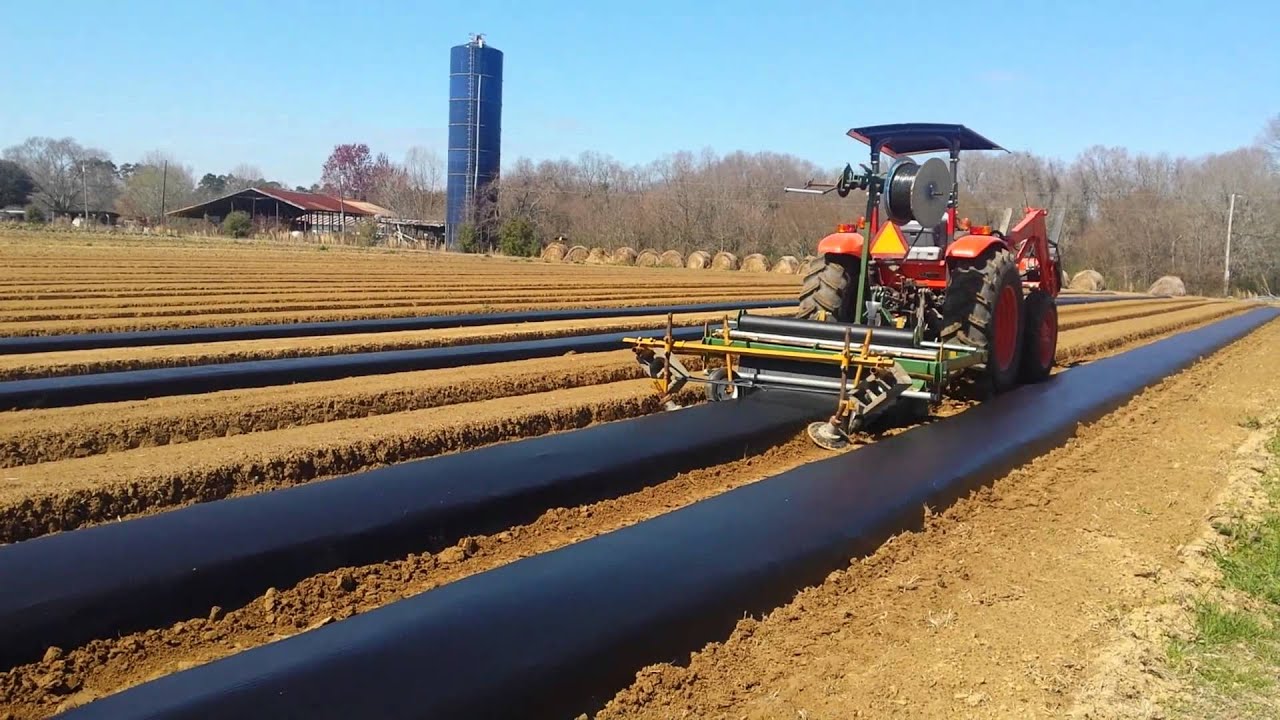 Laying plastic kennco plastic layer - YouTube