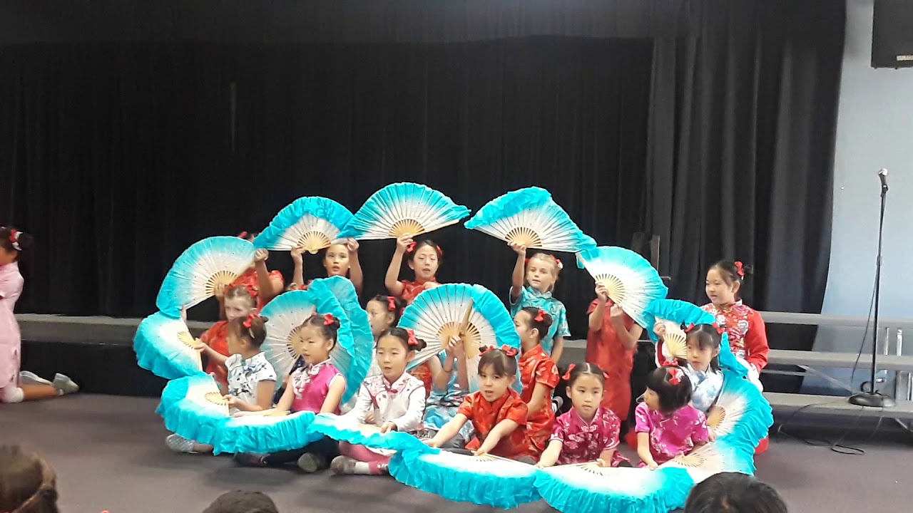 Abby fan dance- 3rd grade - YouTube