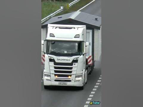 SCANIA 770S V8 - wide load - A1(M) motorway #truckspotting #tomir - YouTube
