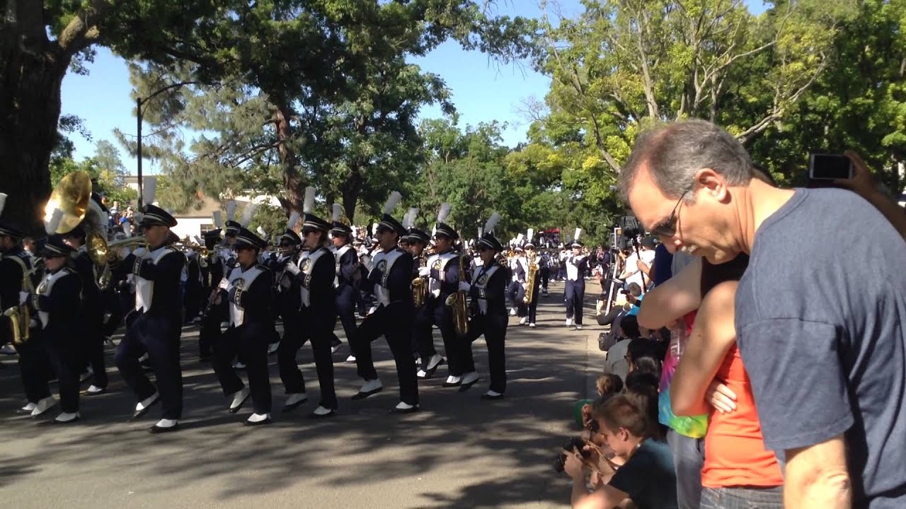 Cal Aggies Marching Band playing Chop Suey Picnic Day 2015 - YouTube