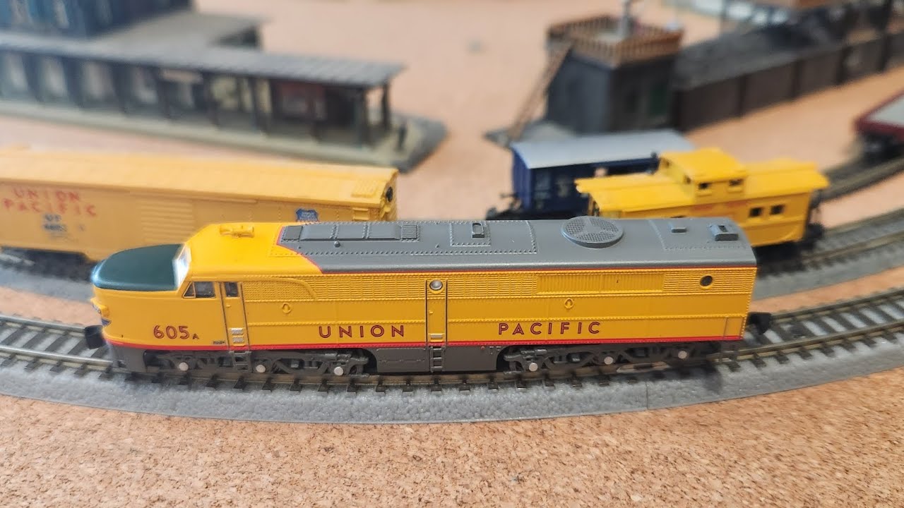 Marklin 88619 Union Pacific PA1 Diesel Locomotive Test Run at z.scale ...