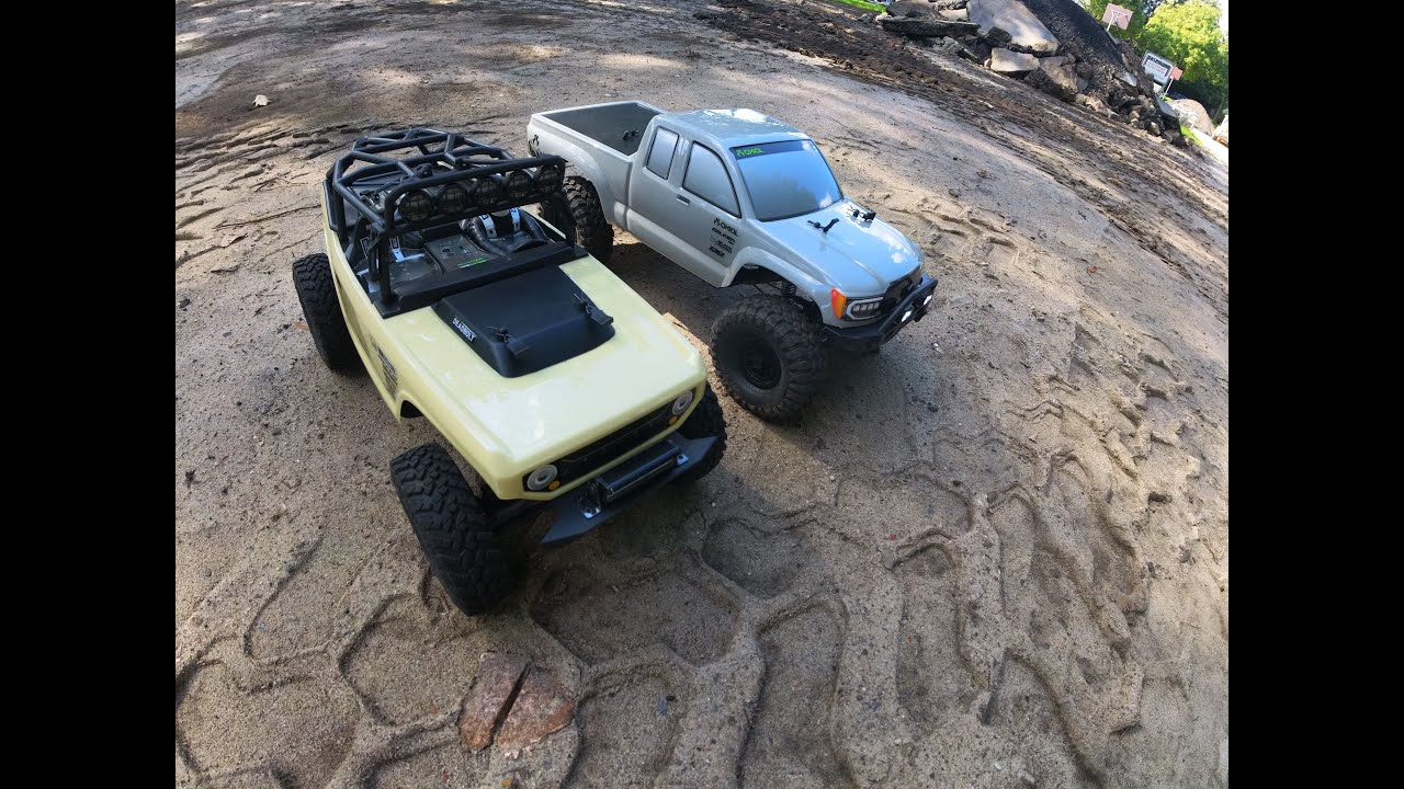 Axial Scx10 3 Basecampe und Scx2 Deadbolt - YouTube