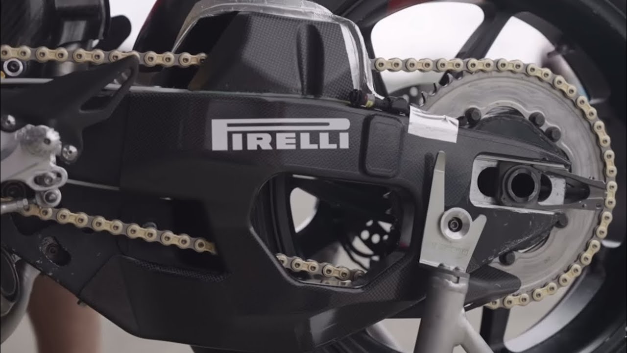 Ducati Panigale V4R 2026 testing - YouTube