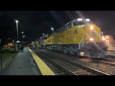 UP 6236 (SP Paint) Trails On GS3GEV On A Empty Grain Through Woodstock With Horn Action!! (10/21 ...