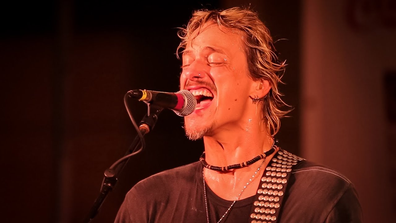 Fuel - Sunburn (LIVE @ VA Beach 31st Street Stage, VA) - YouTube