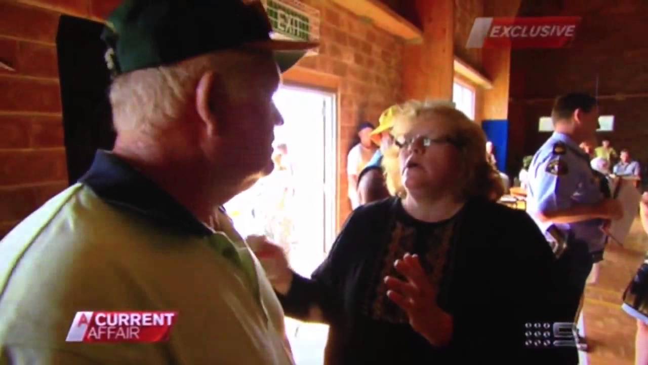 Mayor of Dunalley Jan Barwick tells people to leave after Tasmanian ...