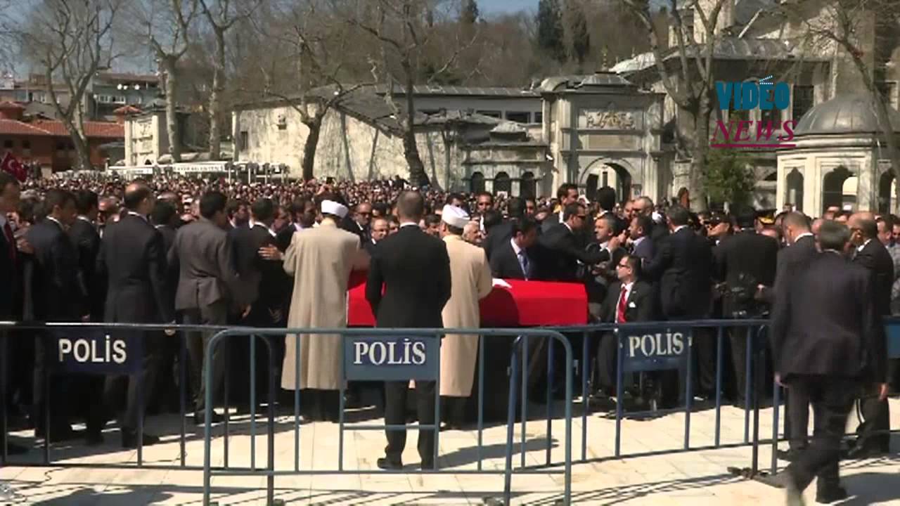 Funeral service of Turkish prosecutor at Eyup Sultan Mosque - YouTube