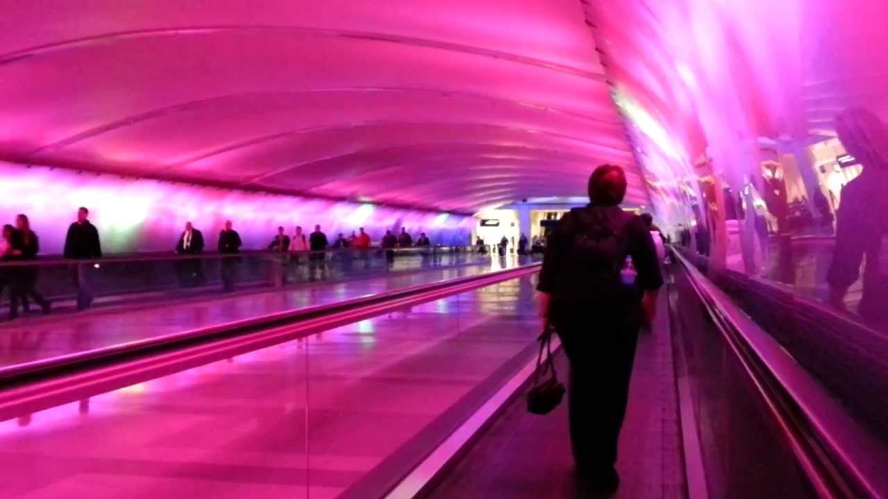 Psychedelic Tunnel at Detroit Airport (2) - YouTube