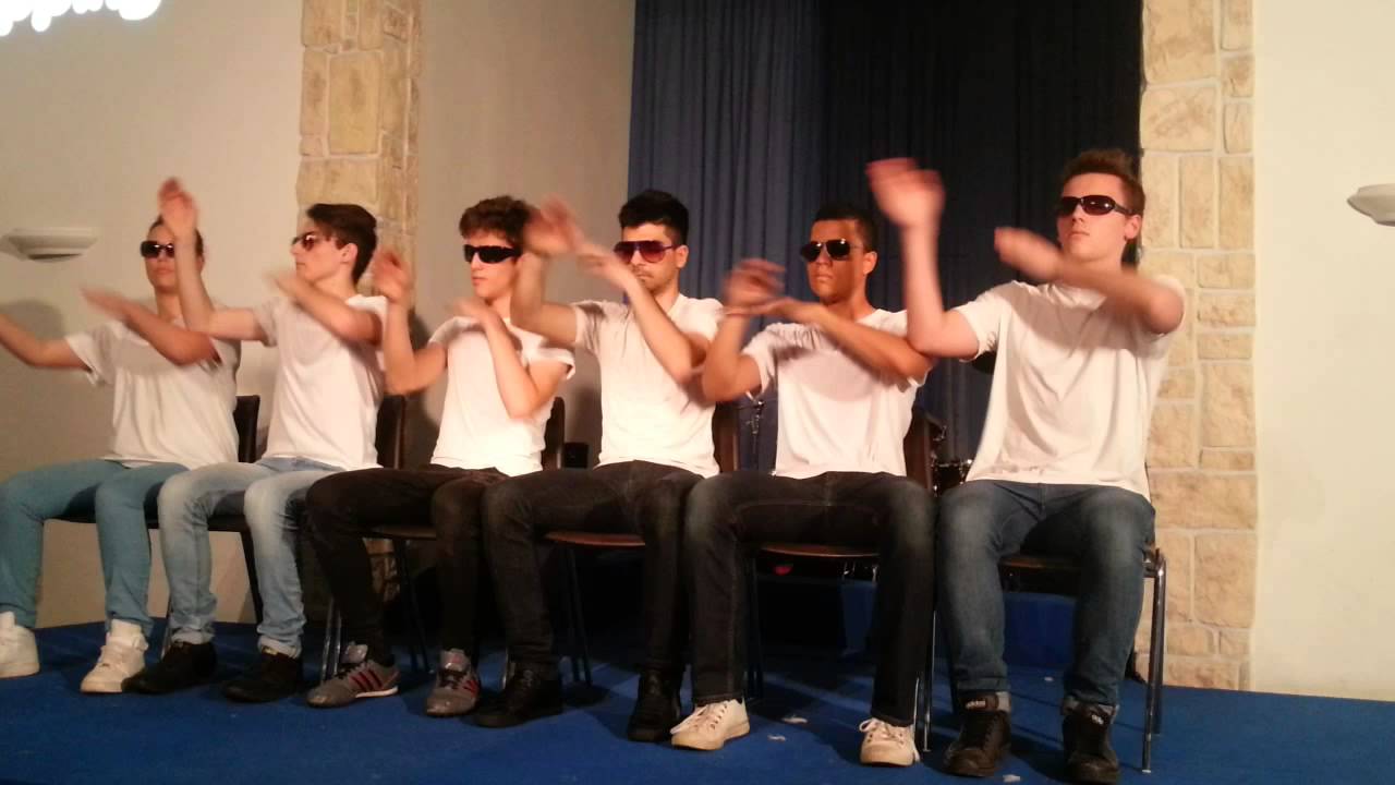 The Hand Clapping Skit - GNIallNEW Firenze - YouTube