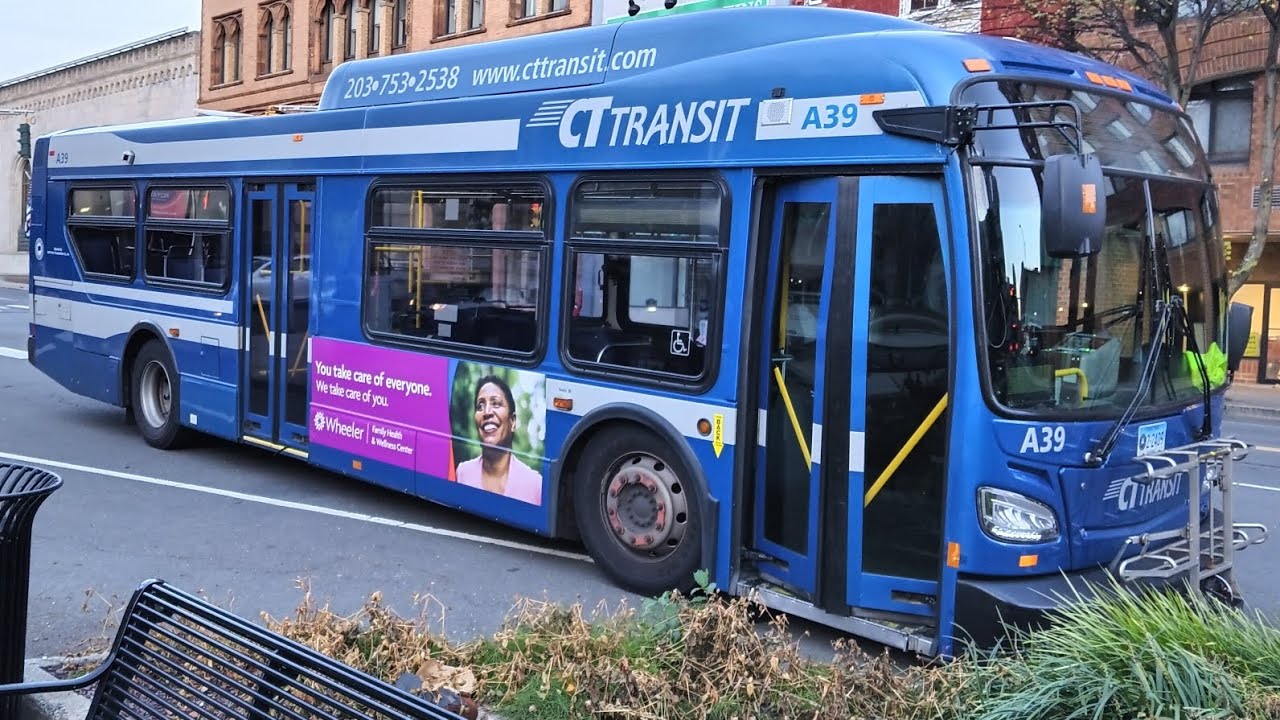 CTTransit 2010 New Flyer Industries XD35 #39 (A39) on the 470X - YouTube