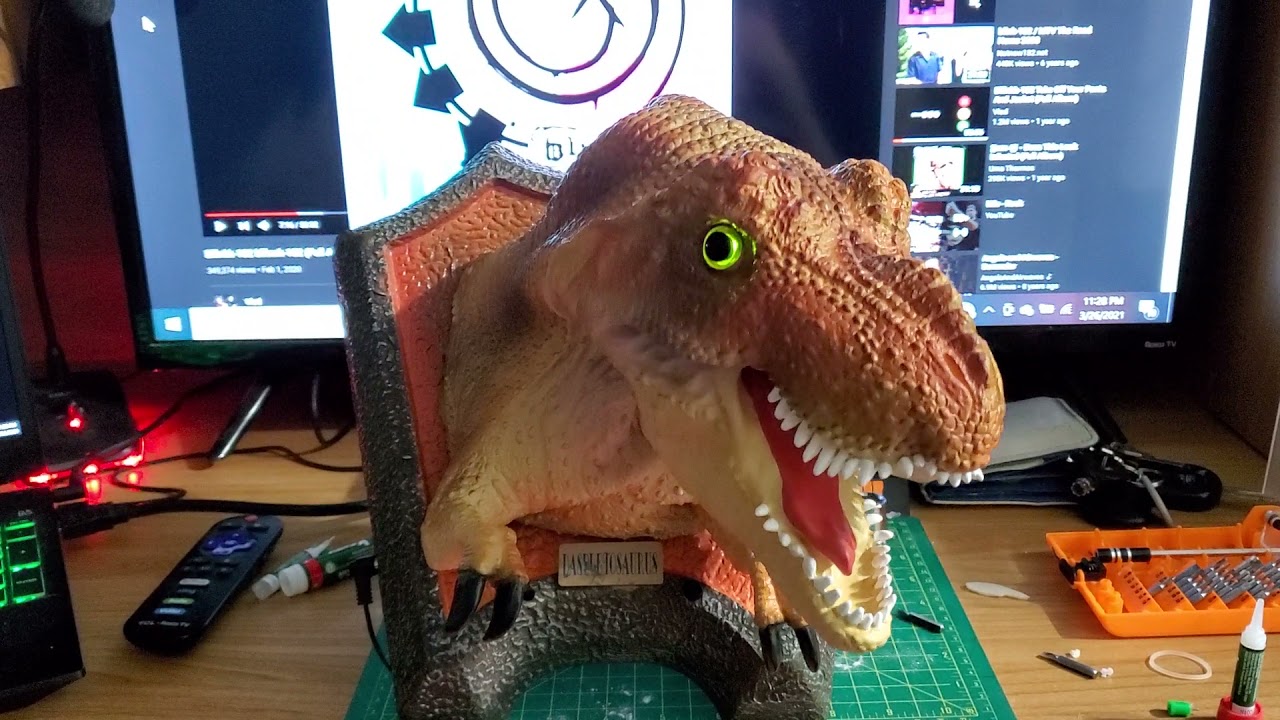 Singing Dinosaur Head Demo - YouTube