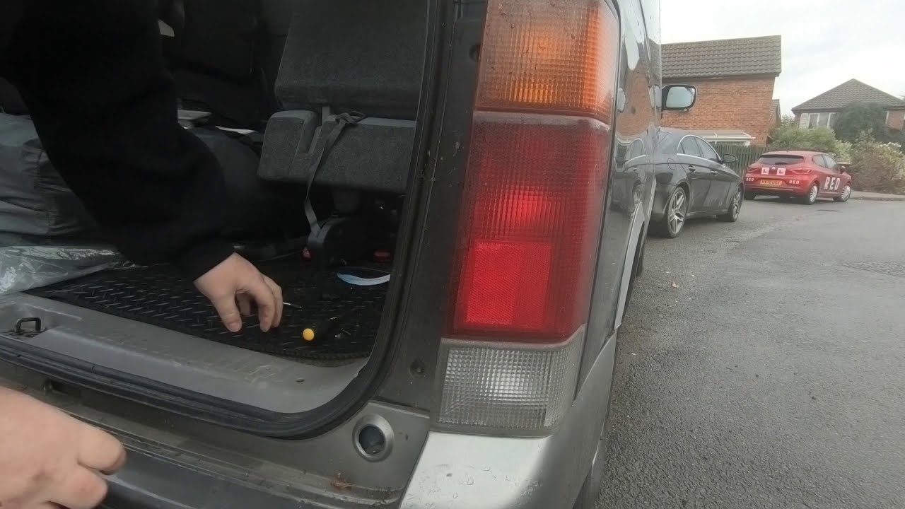 Mazda Bongo / Friendee / Ford Freda: Rear Light Cluster Access - YouTube