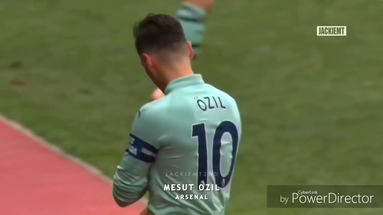 Football Players Angry After Substitution | HD• Quality - YouTube