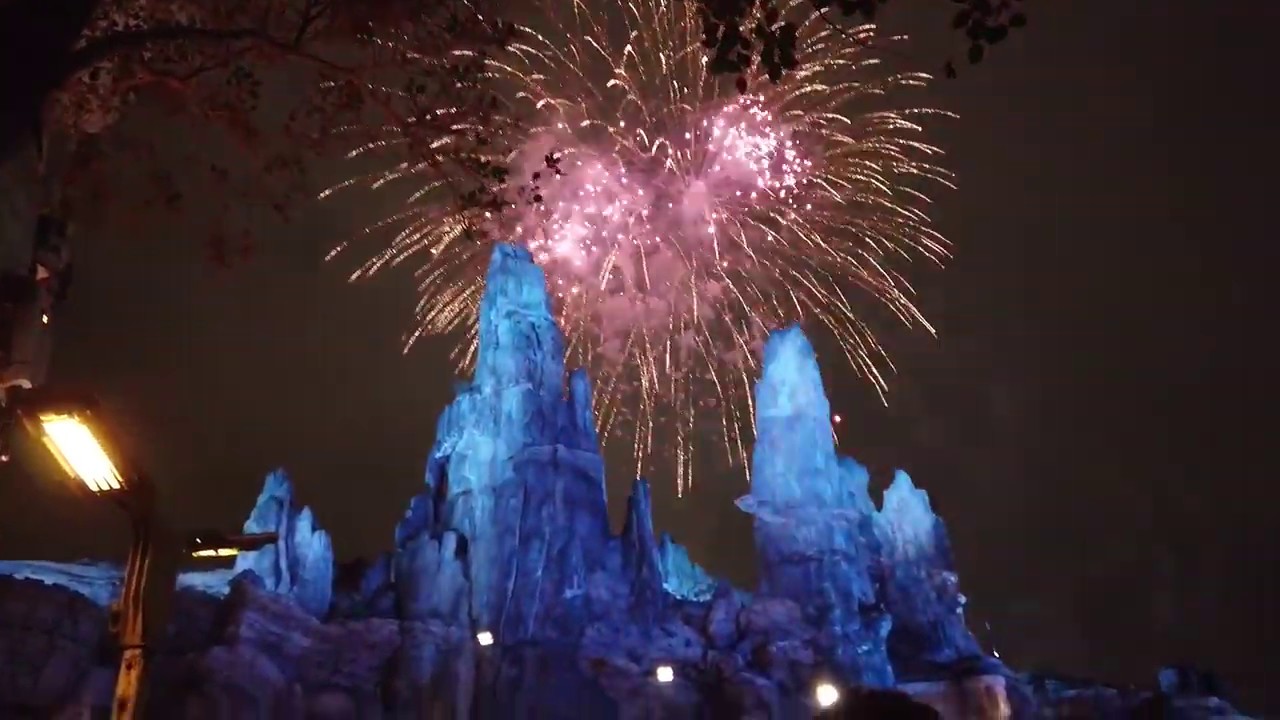 FIREWORKS OVER THE MILLENNIUM FALCON! - YouTube