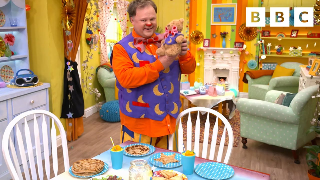 Eid Mubarak! Eid Celebration with Mr Tumble | Something Special ...