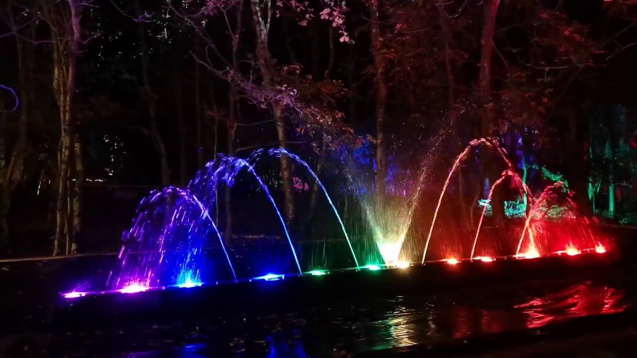 Musical Dancing Fountain - YouTube