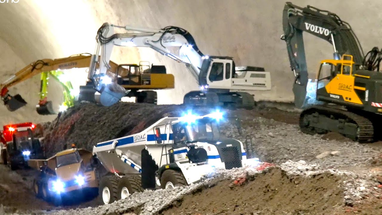 BEST OF RC EXCAVATORS IN ACTION// LIEBHERR 960 SME// VOLVO RC DIGGER ...