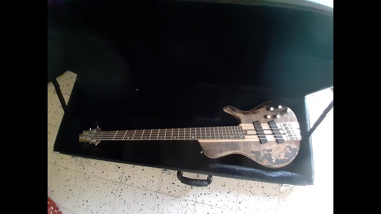 unboxing Cort A5 plus ; 5-string multiscale neck-thru active bassguitar ...