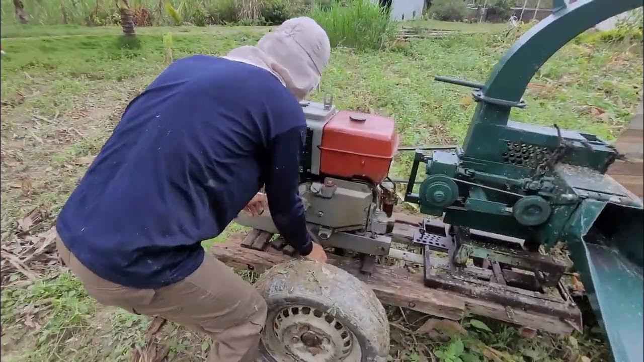 Ensiladeira com motor Diesel - YouTube