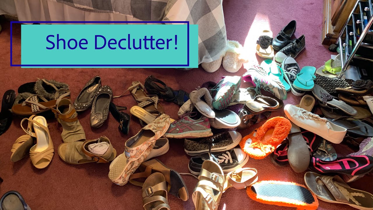 SHOE DECLUTTER AND CLOSET CLEAN OUT // Welcome to my messy closet ...