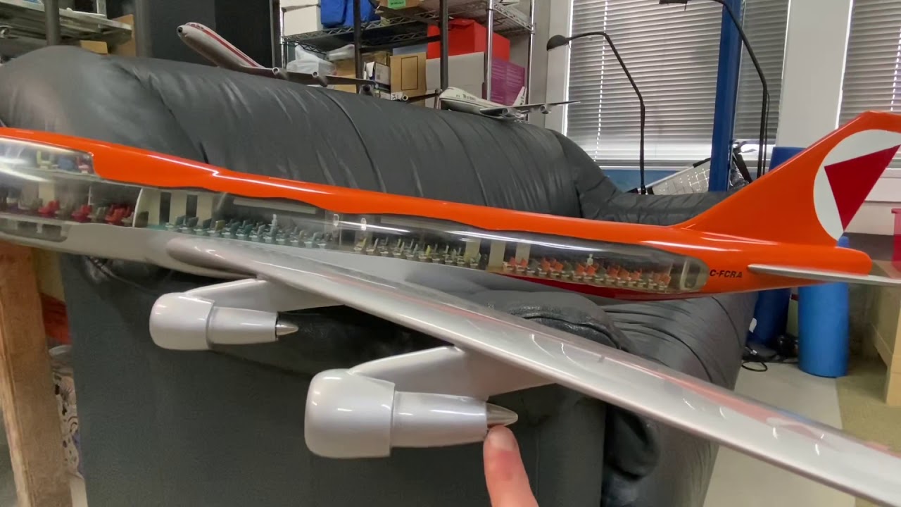 HUGE 1/72 CP Air Boeing 747 CUTAWAY MODEL CIRCA 1970s - YouTube