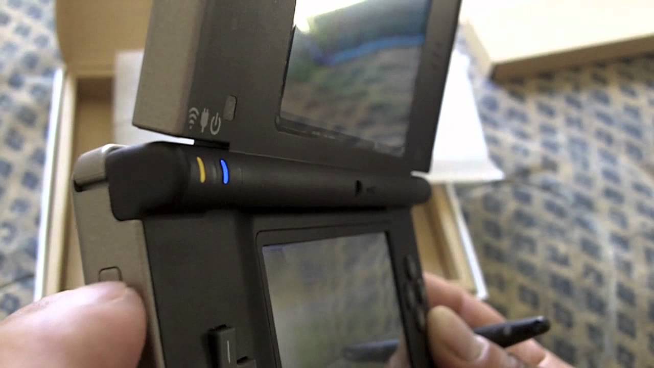 NINTENDO DSi XL UNBOXING - YouTube