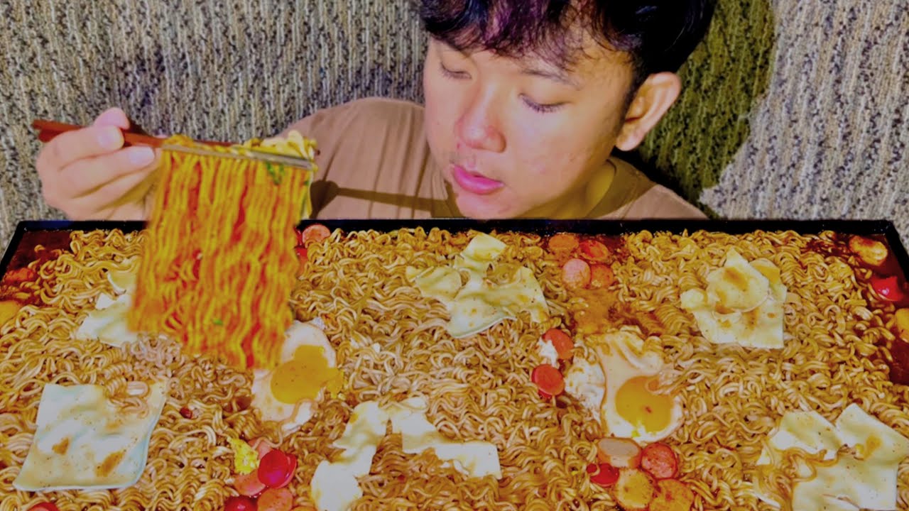 6 MIE PEDAS DENGAN SOSIS, KEJU SLICES AND EGG ASMR MUKBANG - YouTube