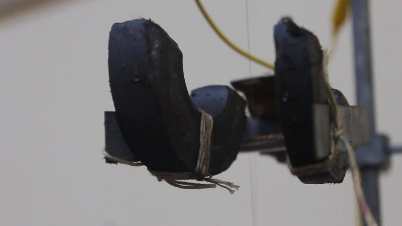 vibrating wire (Physics 0625) - YouTube