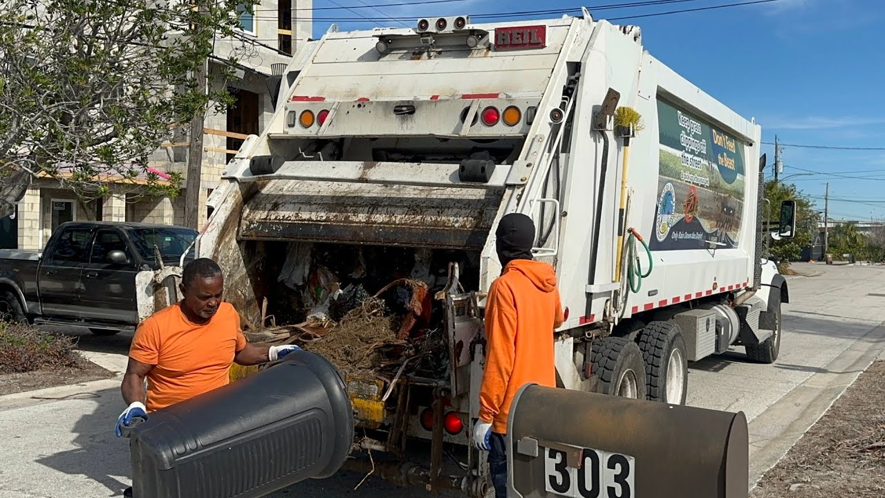Massive Kenworth Heil 5k Rear Loader Garbage Truck Packing Beachfront ...