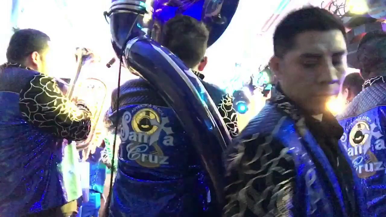 Banda Santa Cruz Recibiendo El Año Nuevo 2017! - YouTube