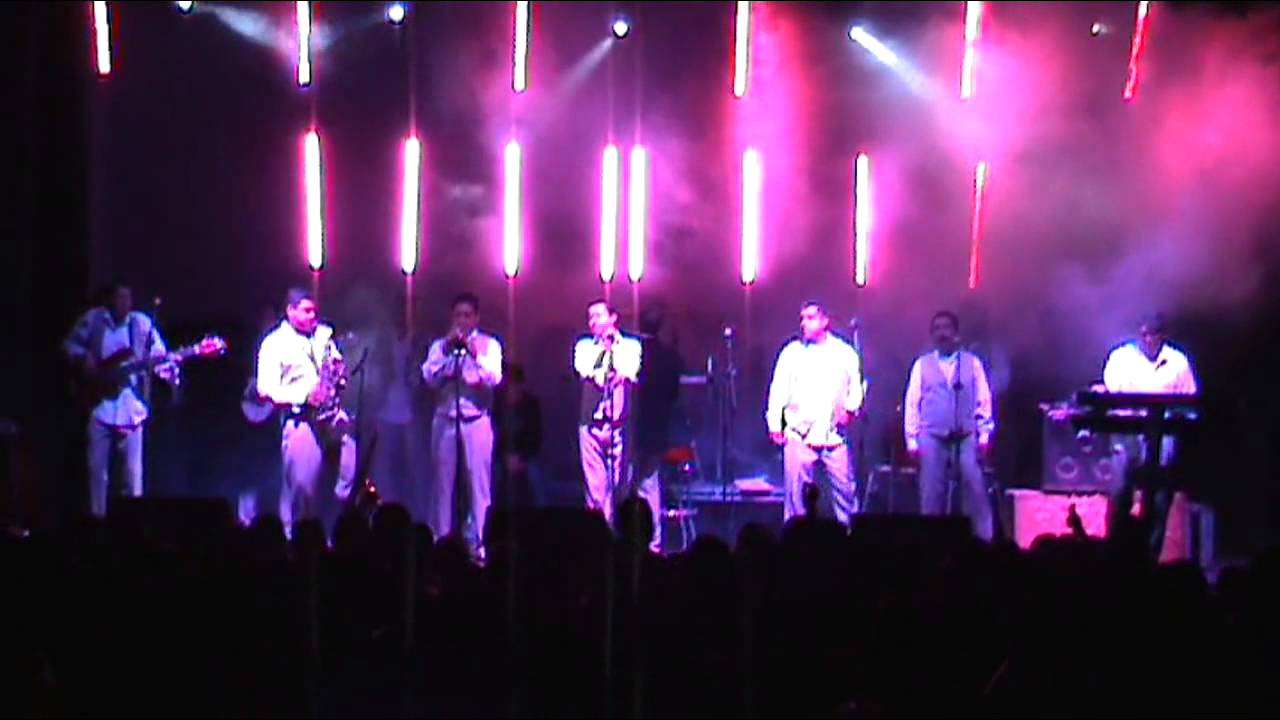 TROPICALISIMO APACHE - EXTRAÑANDOTE - YouTube