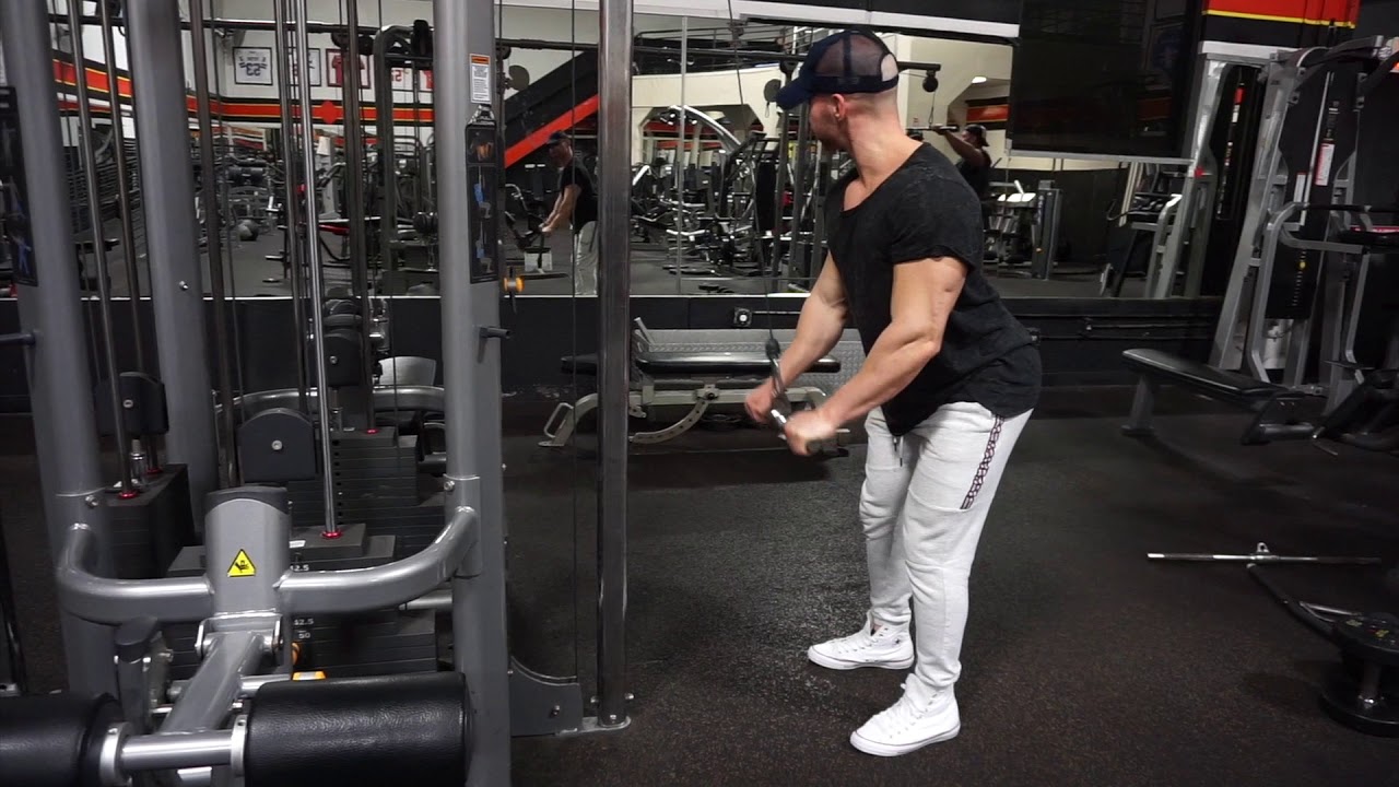 CABLE BAR TRICEP EXTENSION - YouTube