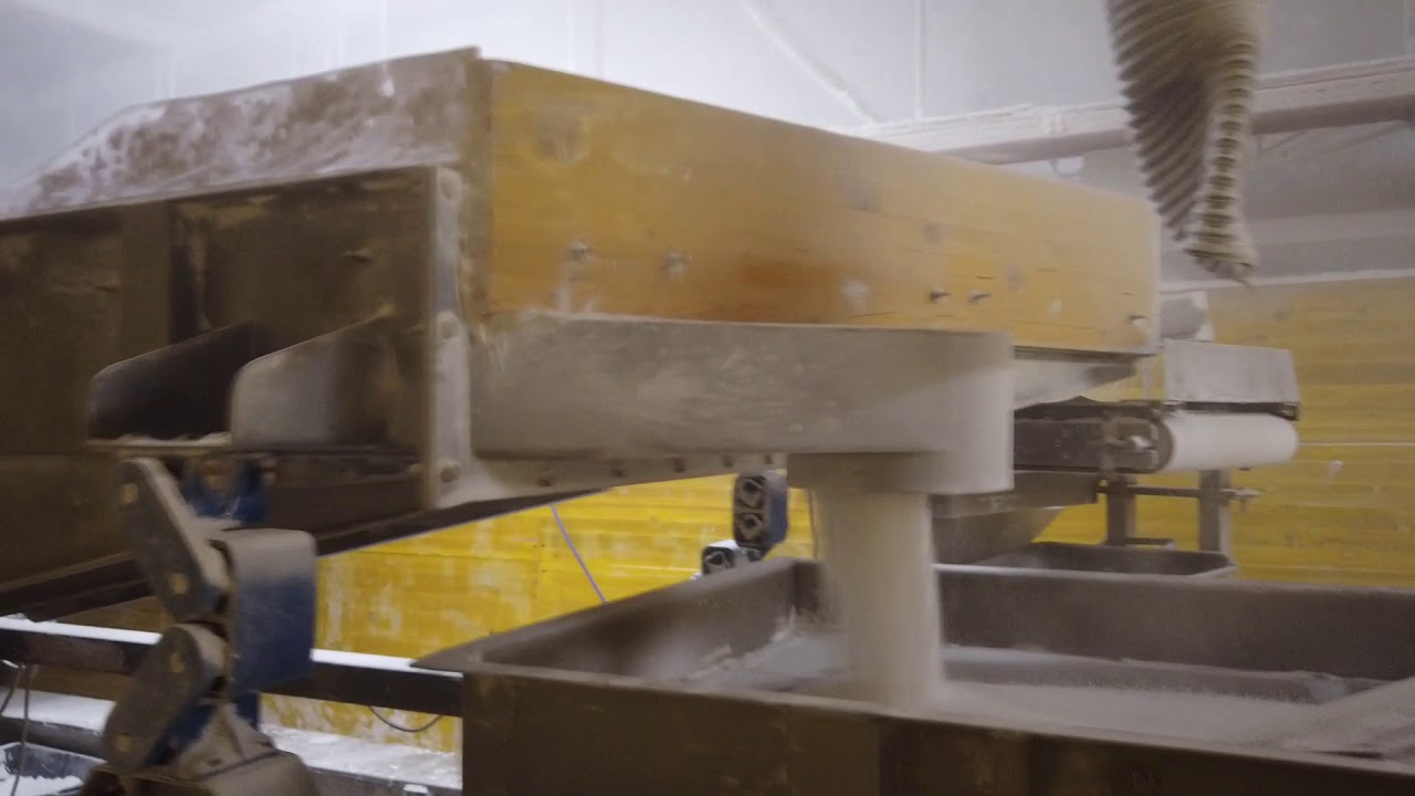 3 rectangular screens sifting salt - YouTube