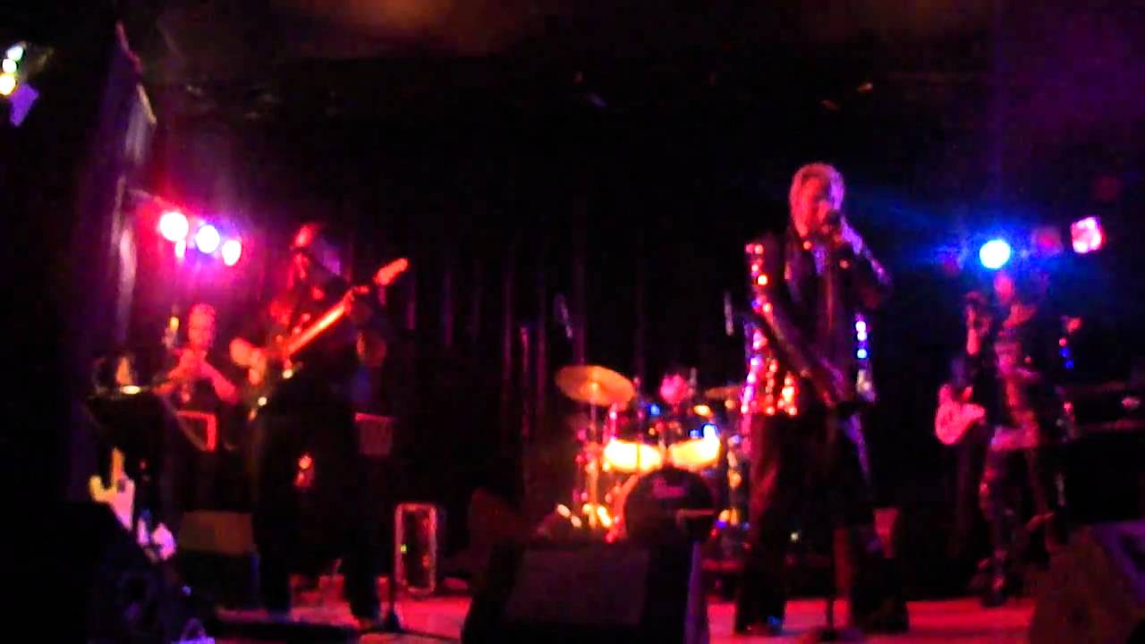 19 05 02 11 JOHNNY HAPACHE à St Lubin des Joncherets.MP4 - YouTube