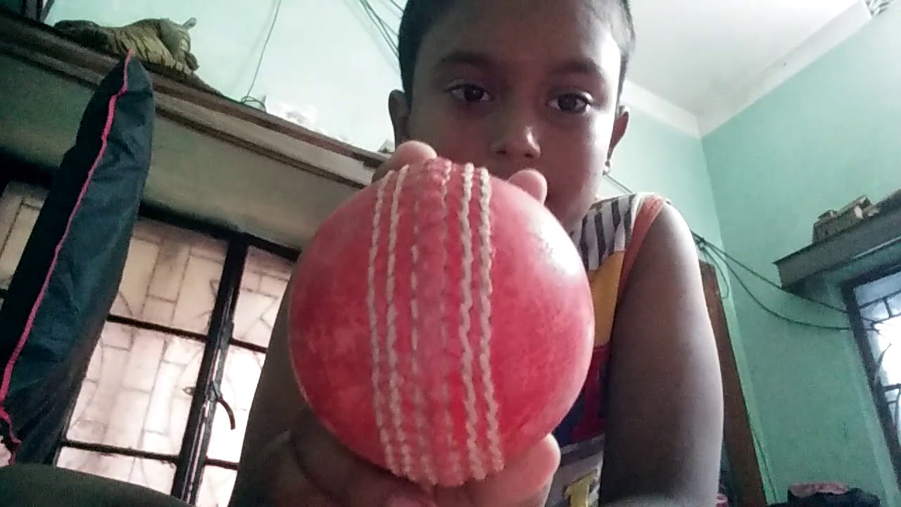 How to grip cricket ball as a fast bowler,off and a leg spiner a - YouTube
