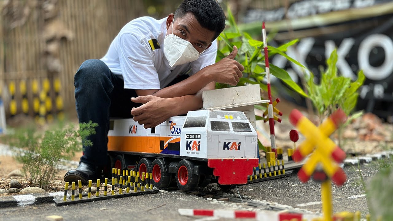Membuat dan Merakit Miniatur Kereta Api CC206 Bogie Roda Mobil - Mainan ...