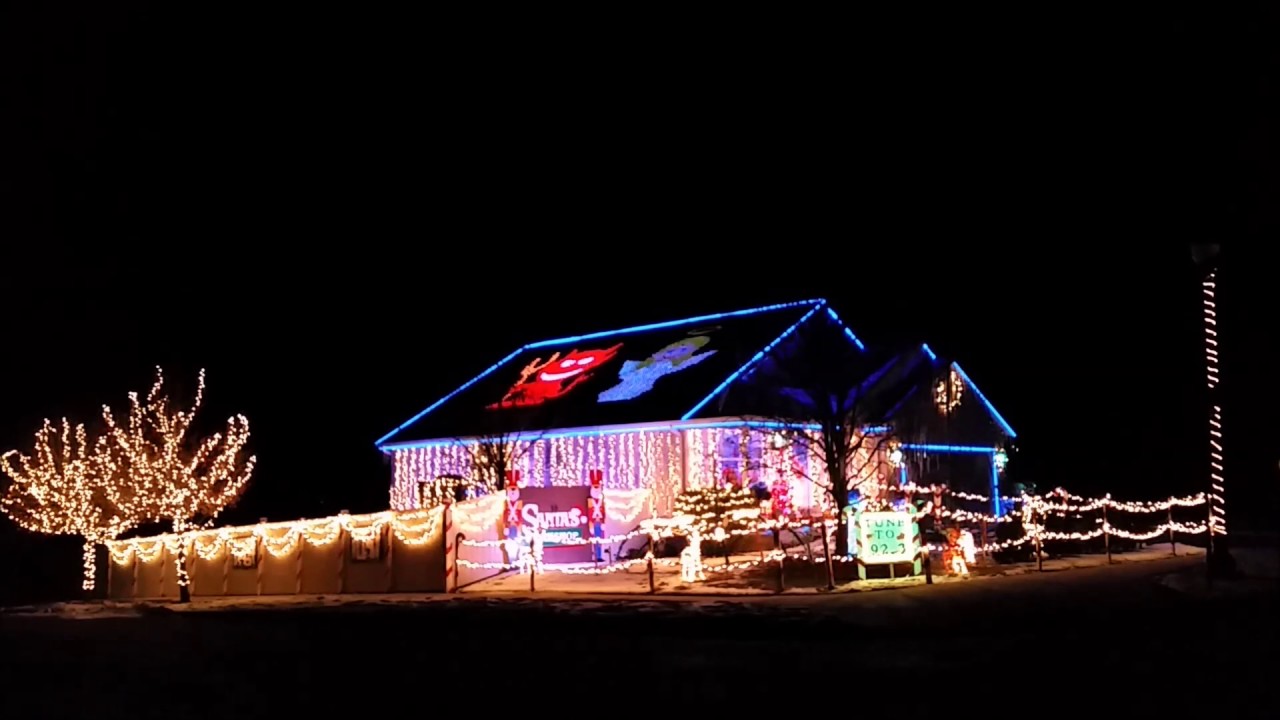 Santa Claus Is Comin' To Town 2016 Engh-Lights Christmas Light Display ...