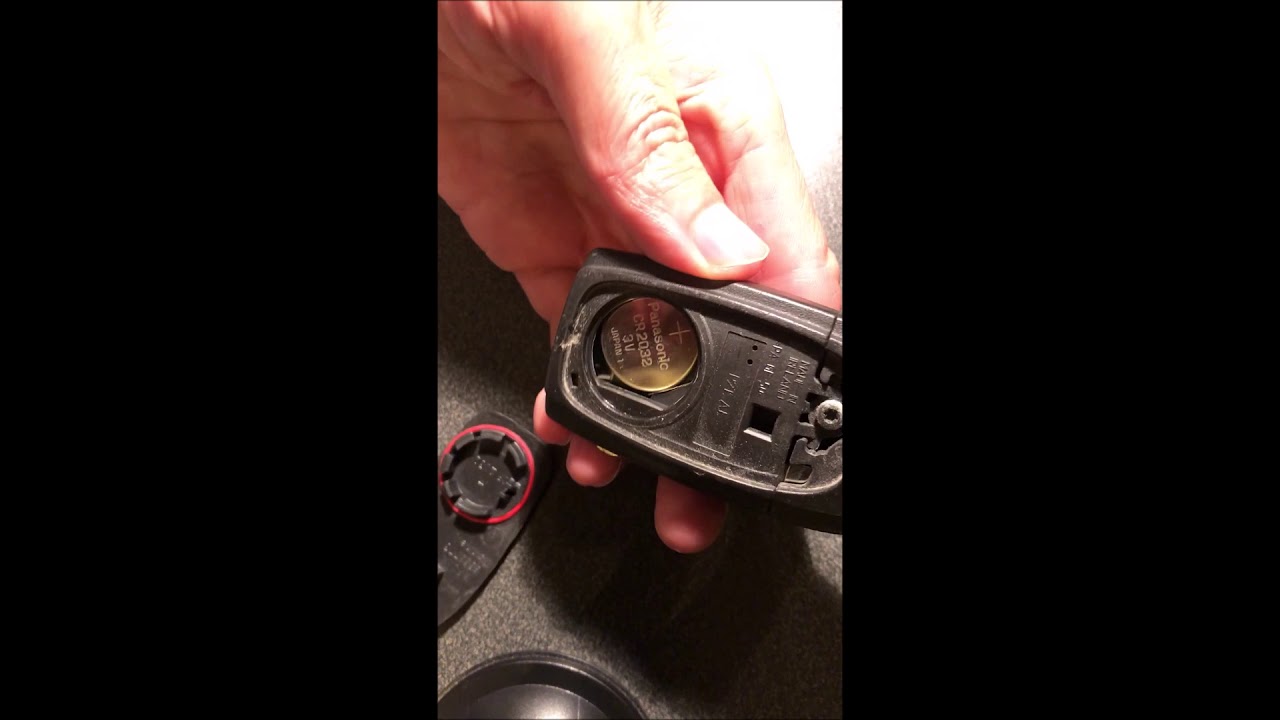 Volvo V70 key fob remote battery replacement - YouTube