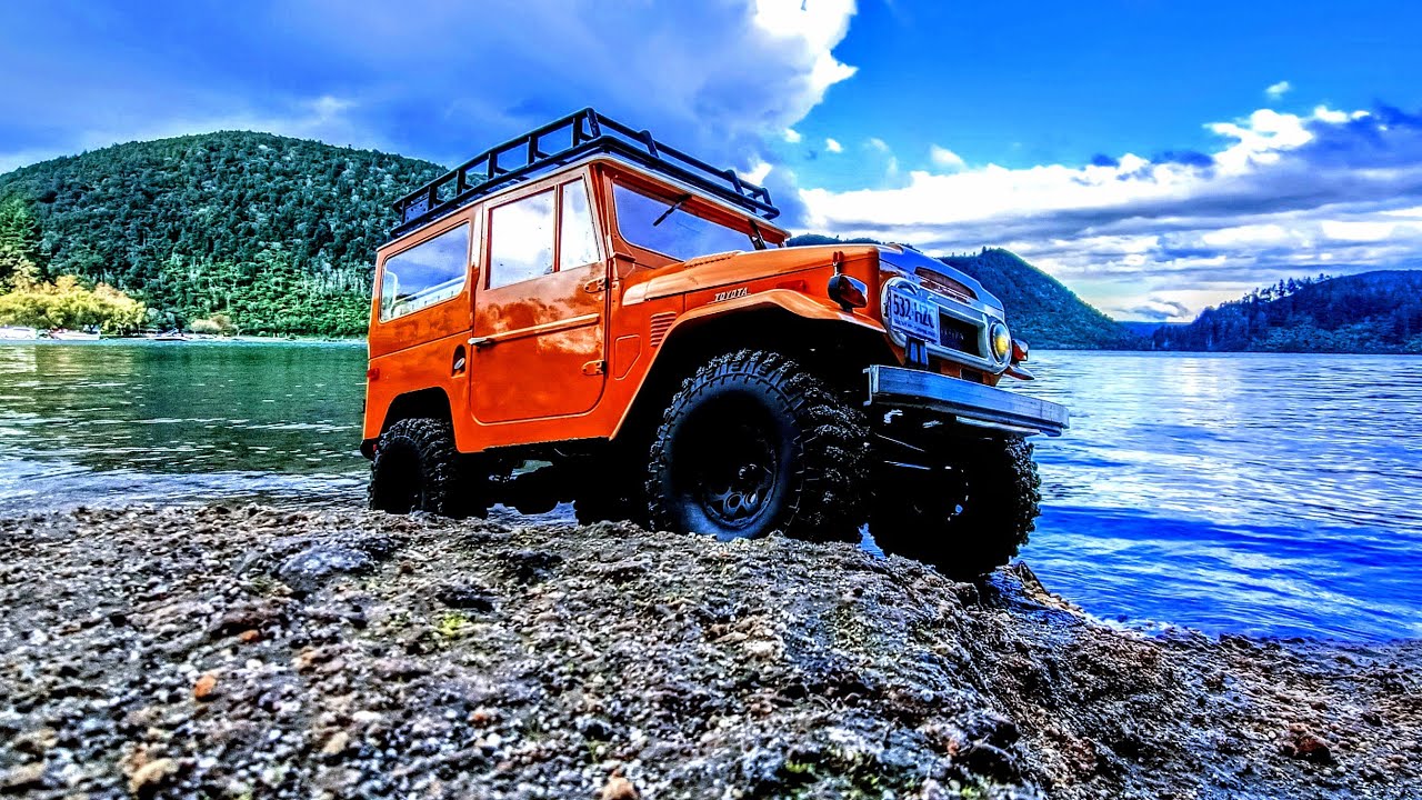 FMS RC Toyota FJ Goes For A Lake Adventure - YouTube