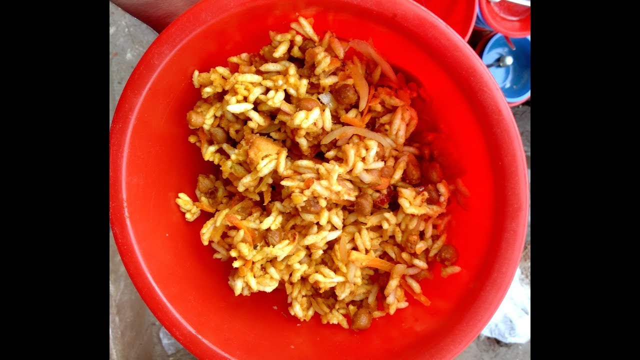 Puri Making & Jhal Muri at The Street | Quick Snacks for The People ...