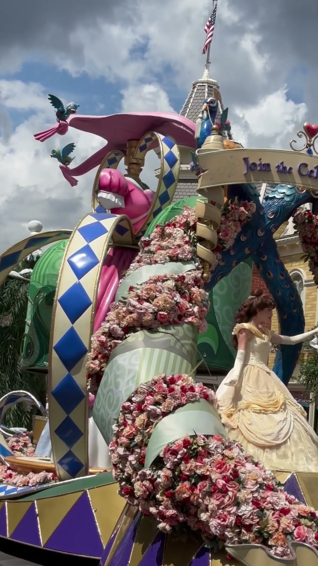 #disney #disneyparade #waltdisneyworld - YouTube