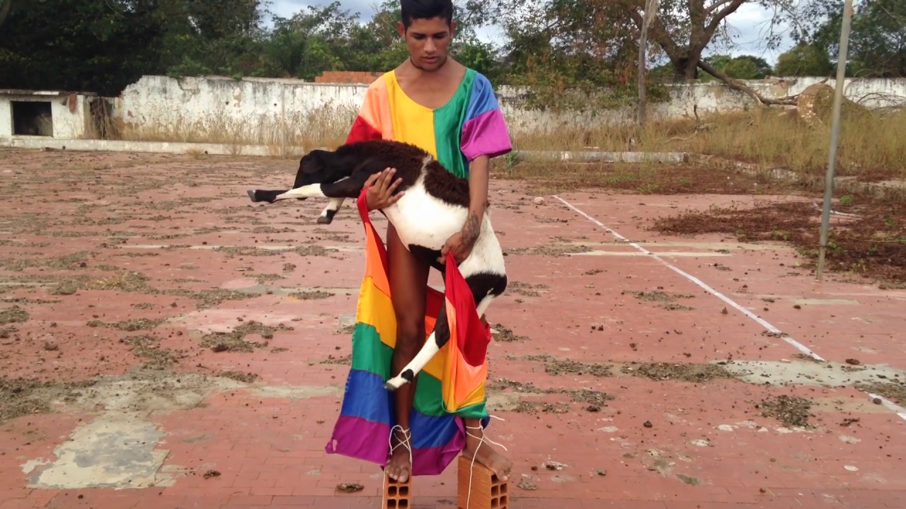 Switch - Iggy Azalea ft. Anitta - YouTube