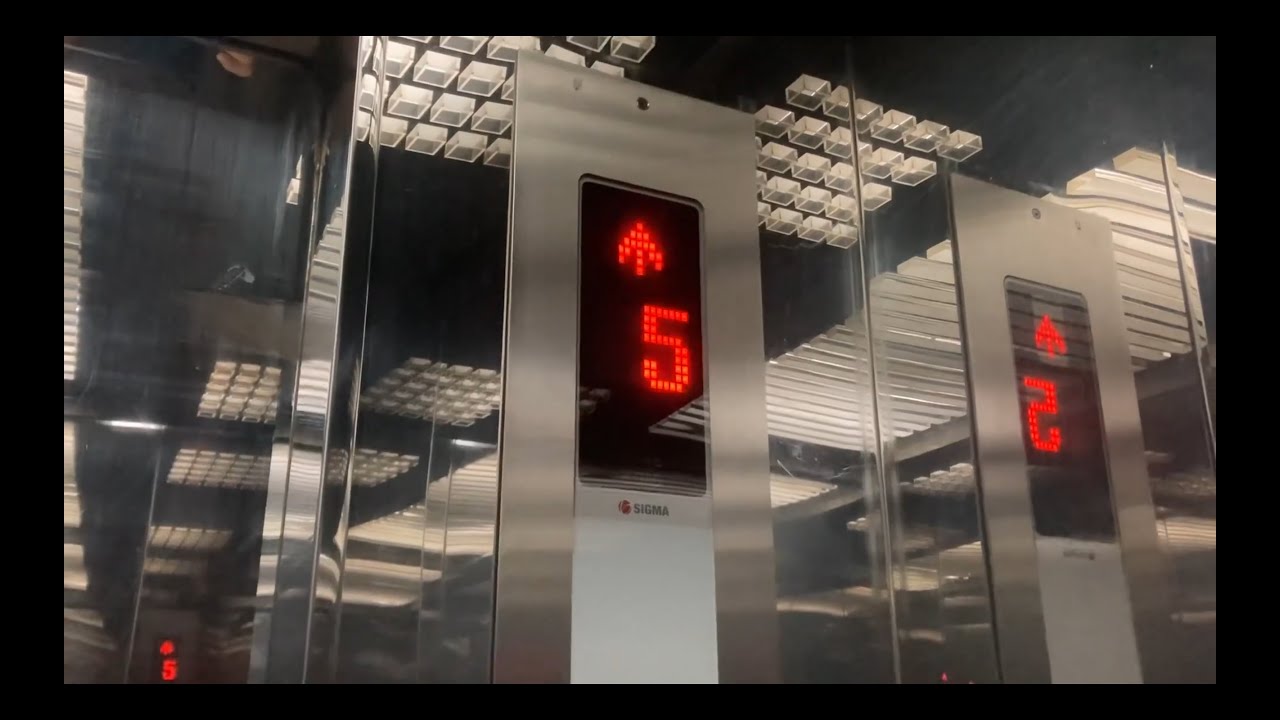 1996 Lucky-Goldstar (mb OEK) Lift @ Menteng Prada Shopping Centre ...