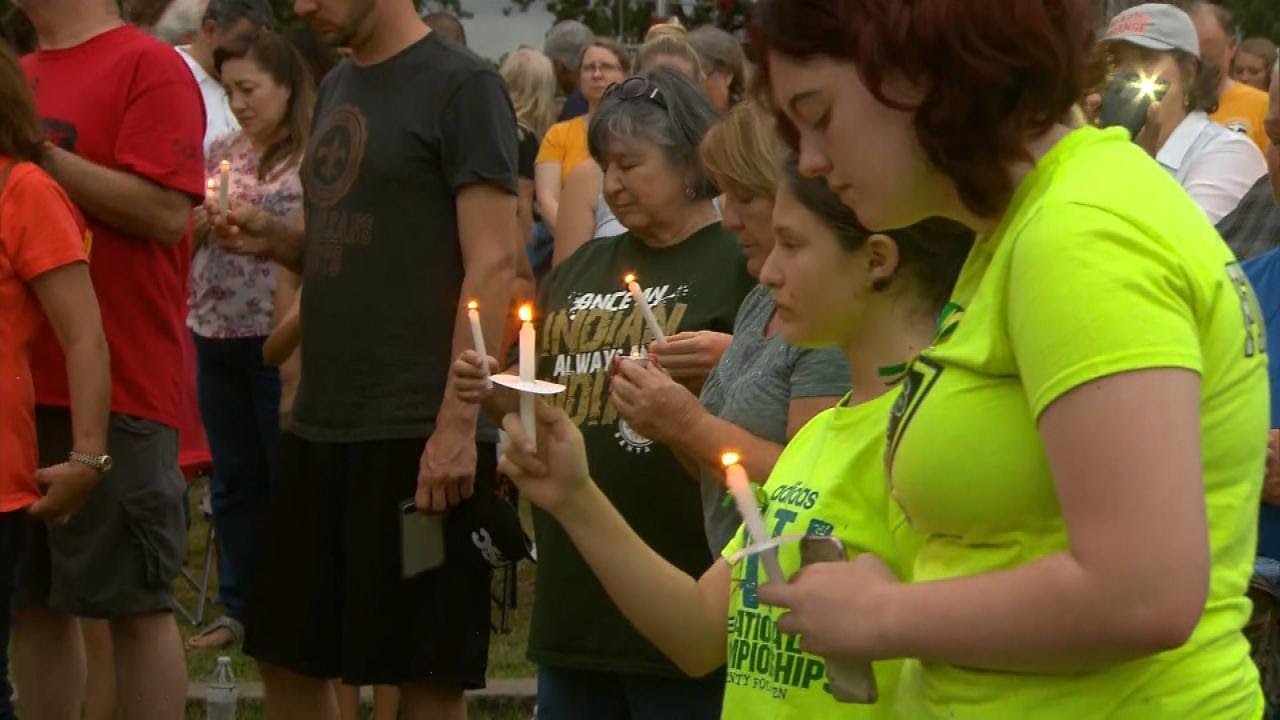 Texas Community Remembers Victims of Santa Fe School Shooting - YouTube