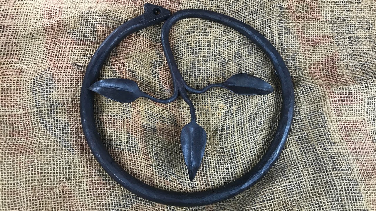 Ornamental ring project and forge welding exercise. - YouTube