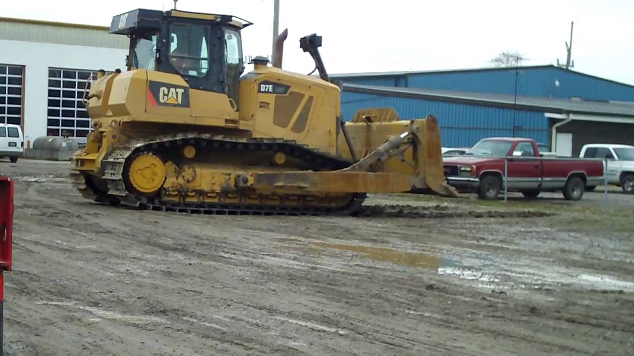 CAT D7E LGP Starting and running - YouTube
