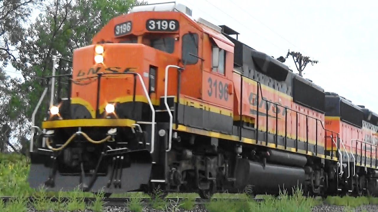 BNSF 3196 & 3147 Bettendorf, IA, 9/10/2020 - YouTube
